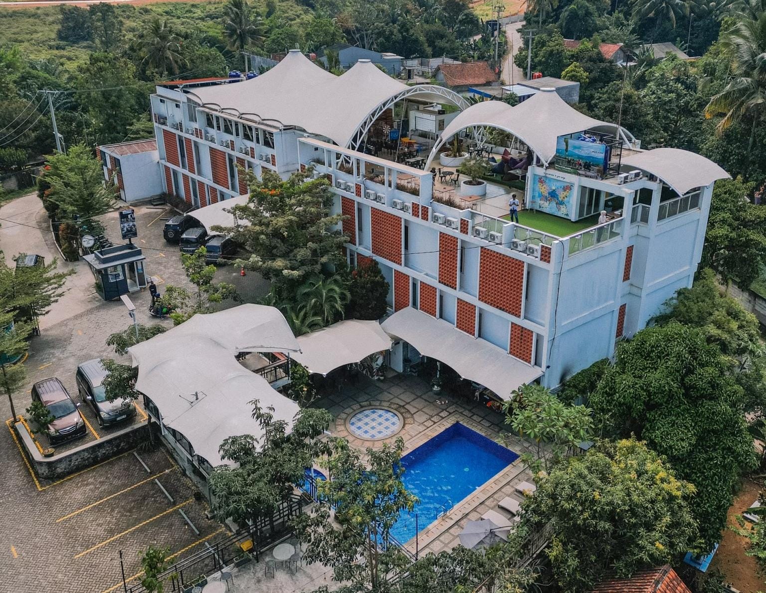 Bell's Place Hotel – Warm-hearted Hospitality Surrounded by The Nature